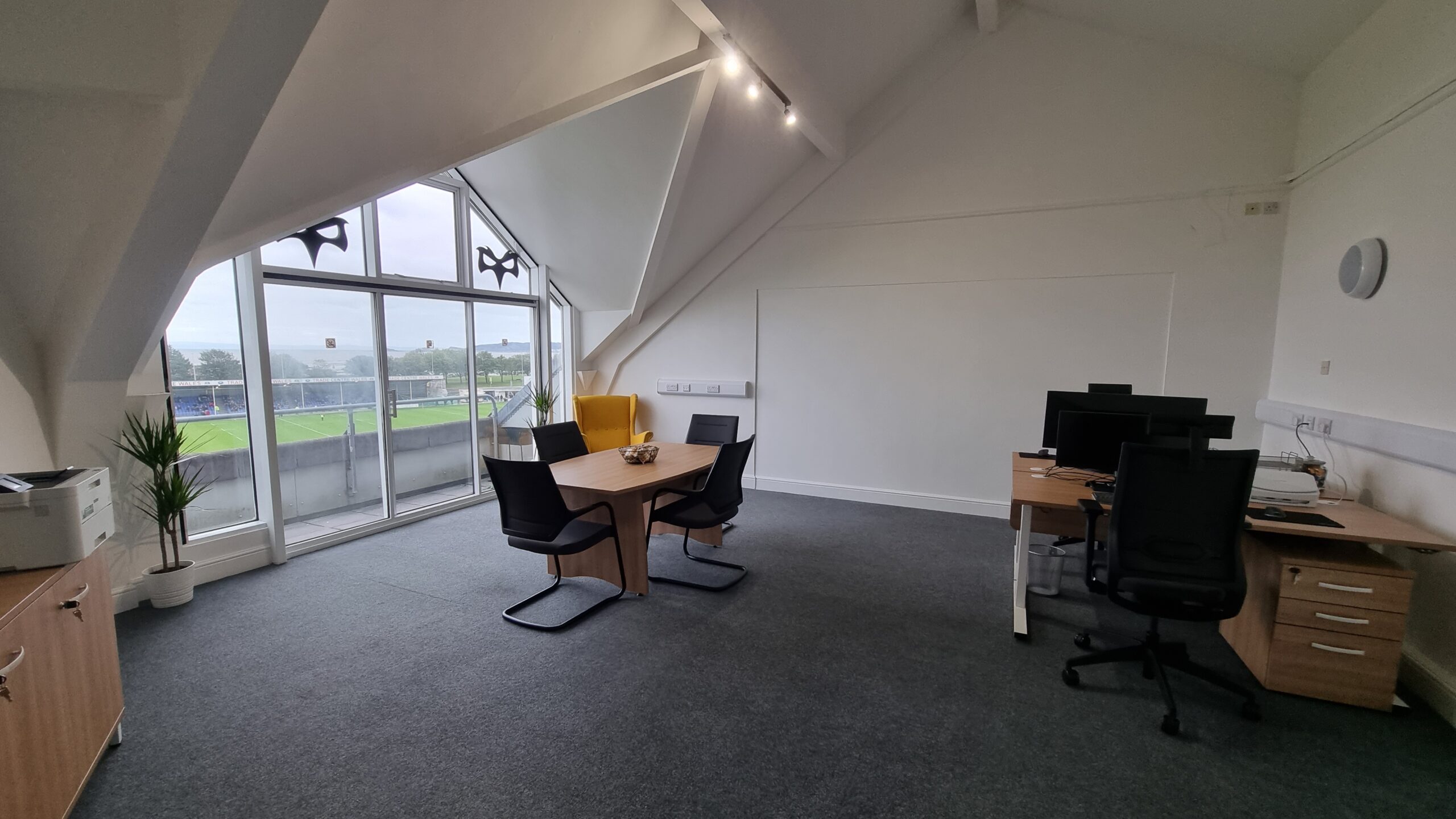 We have a brand-new office! - Vital